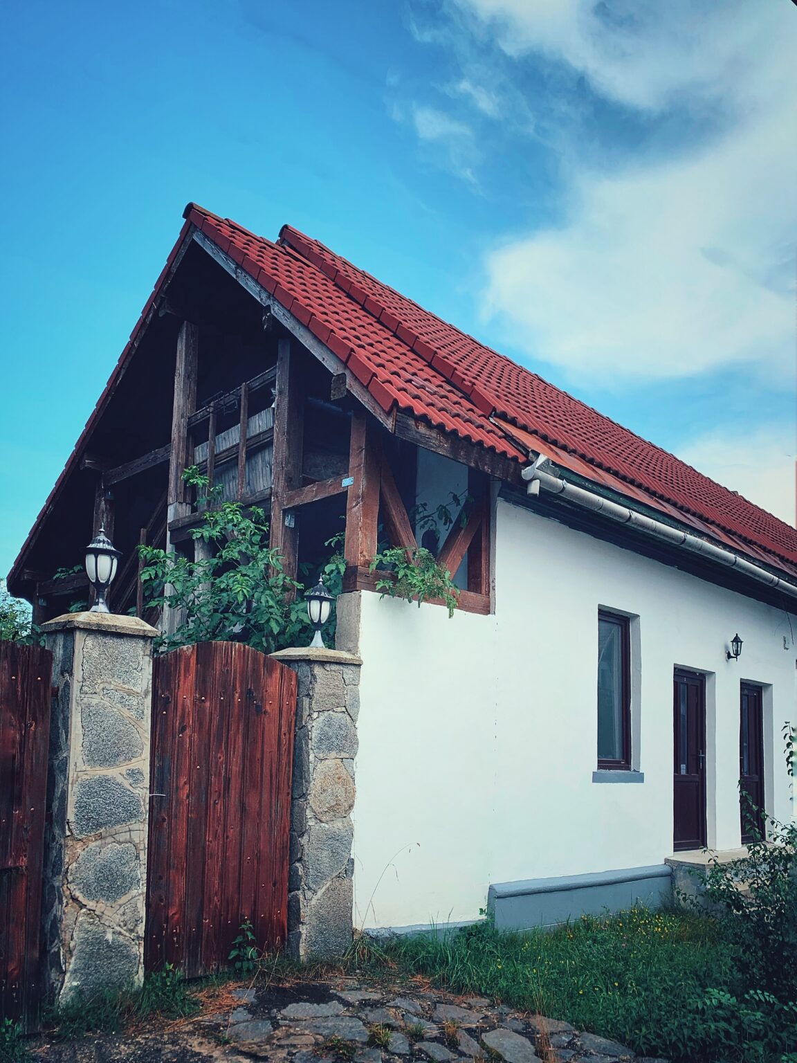 Tur ghidat #Aiciastat cu Ana Rubeli în satul Gărâna în cadrul Gărâna ...